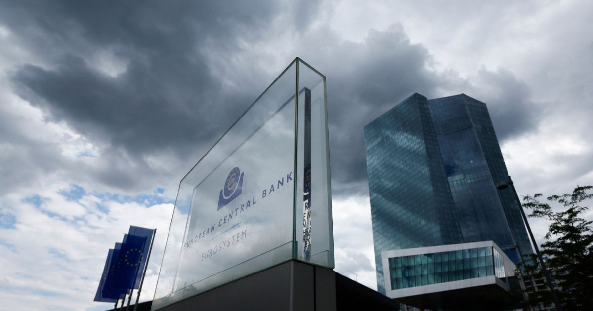 Μπέσεντ vs Financial Times: Η οργή του υπουργού Οικονομικών των ΗΠΑ για ...