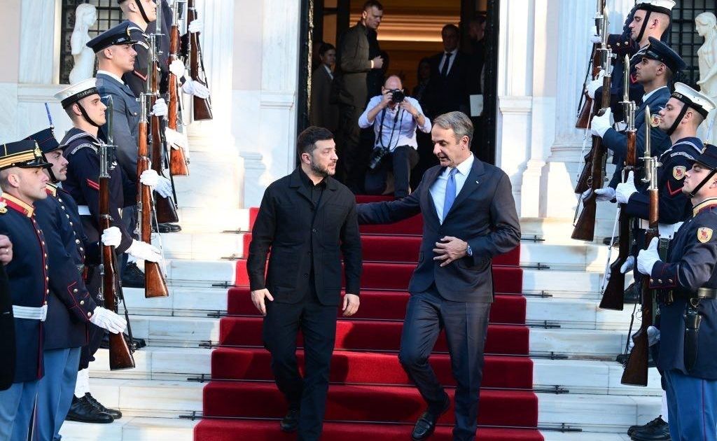 Ο Μητσοτάκης στο Παρίσι: Συμμαχία των Προθύμων ή η νέα γραμμή άμυνας ...