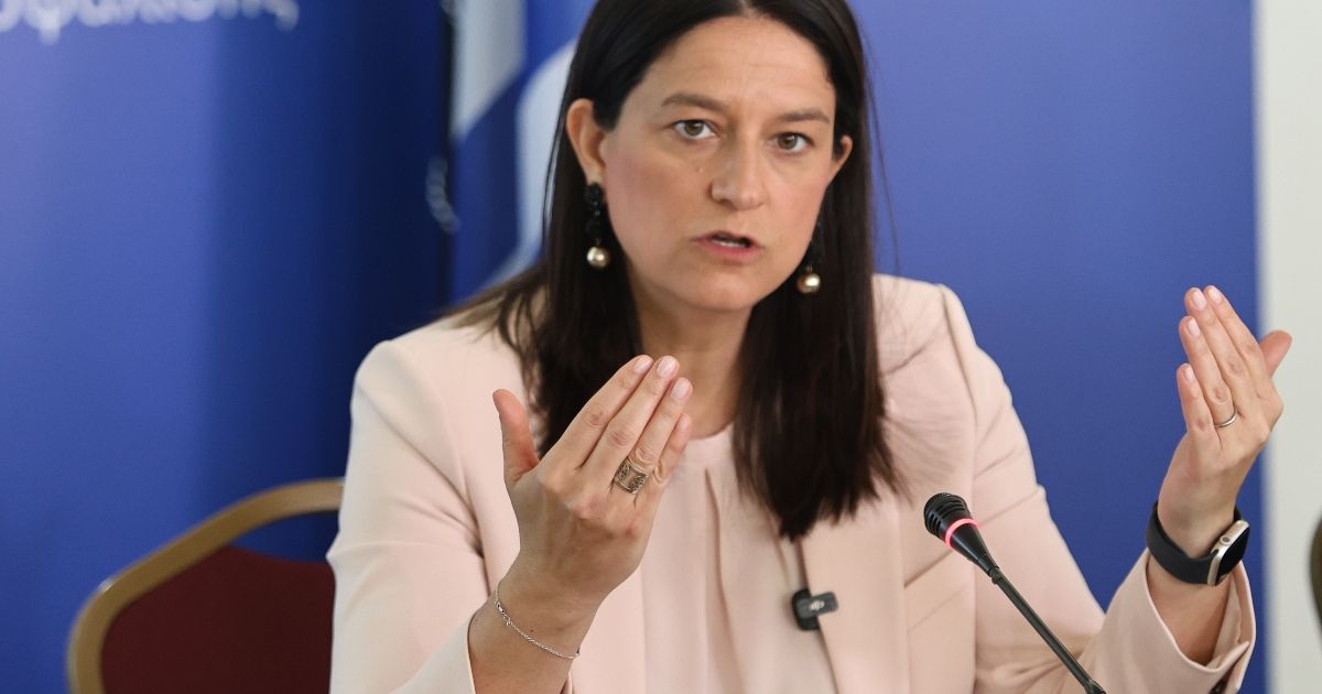 Κατώτατος μισθός: Στόχος τα 950 ευρώ το 2027, παραδείγματα για όλες τις ...